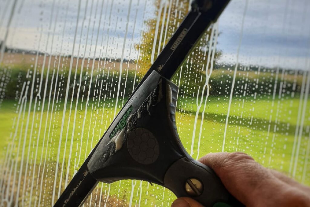 Residential Window Cleaning – Pure Flow H20